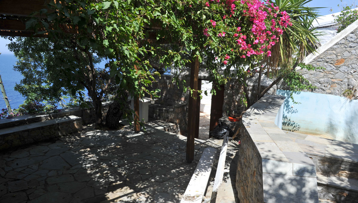 STONE HOUSE WITH POOL - Hydra Houses